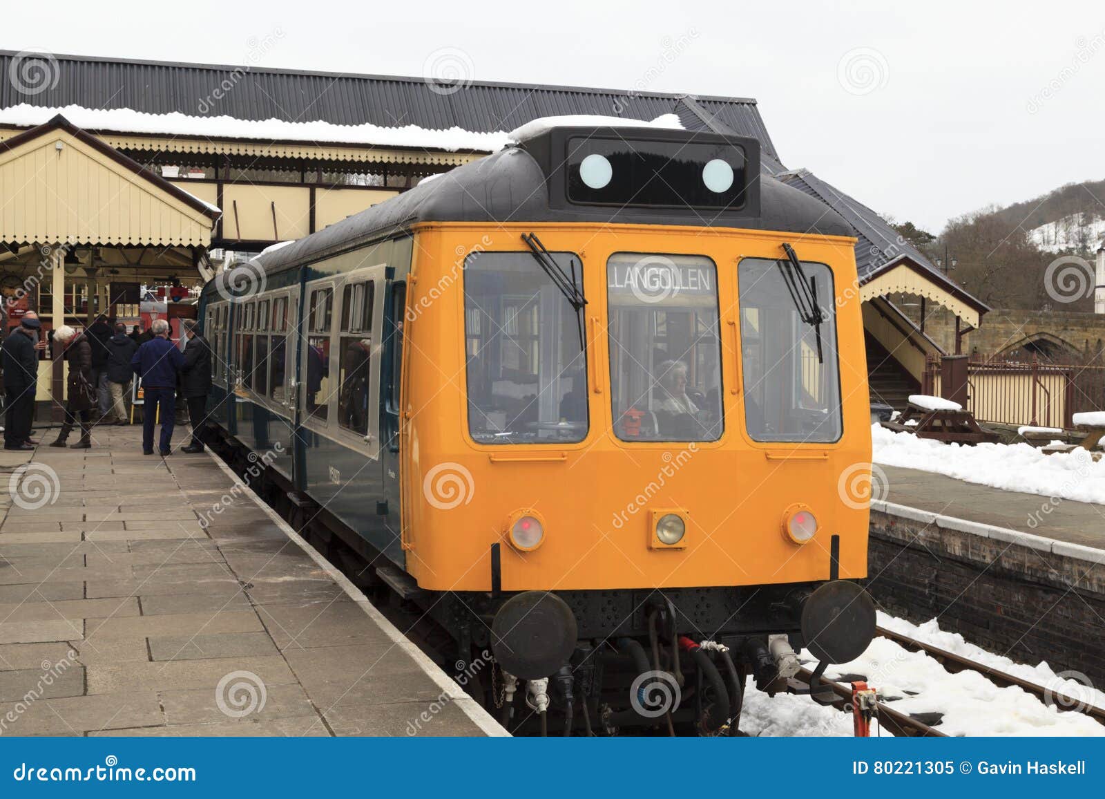Llangollen Heritage Railway Editorial Image - Image of station, snowy ...