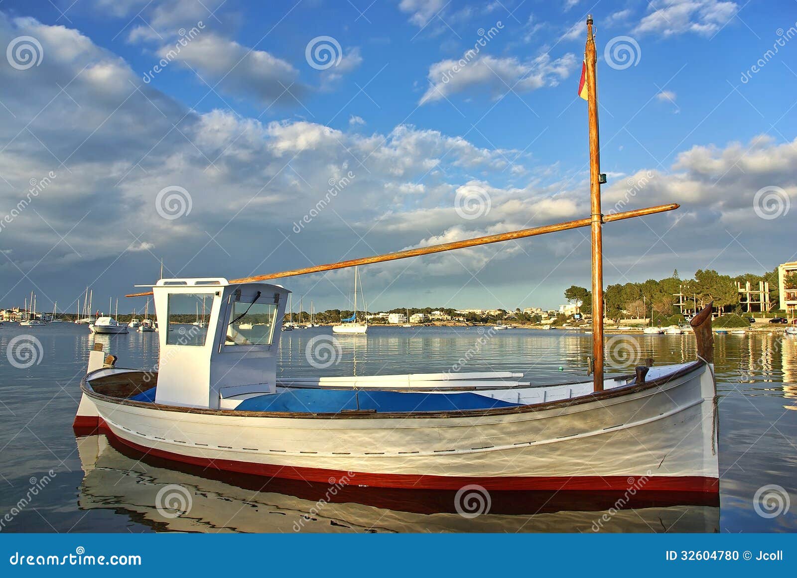 Llaut foto de archivo. Imagen de costa, embarcadero, mallorquina - 32604780