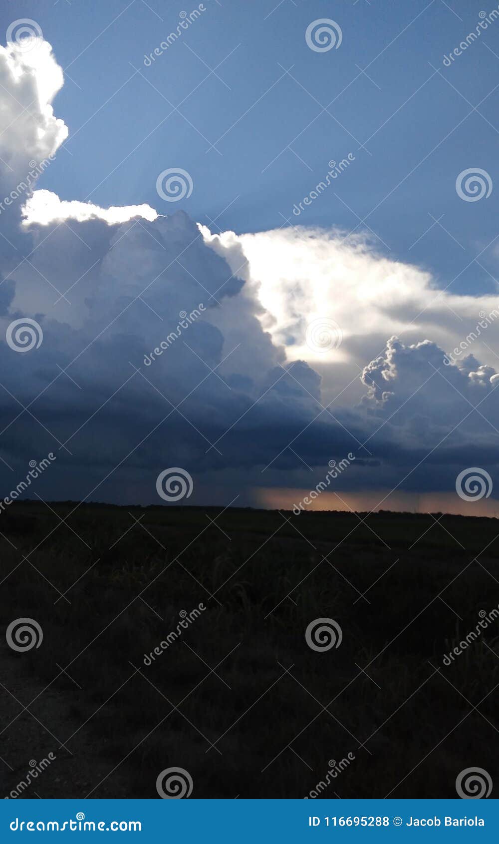 Lluvia/sol foto de archivo. Imagen de arkansas, cielos - 116695288