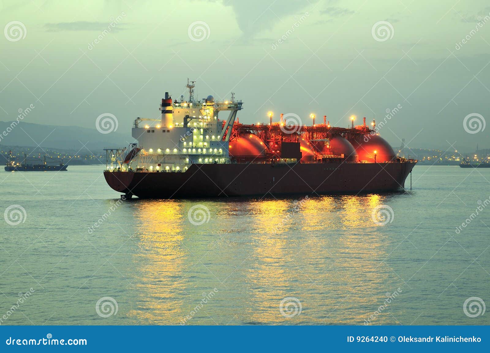 LNG Carrier Ship for Natural Gas Stock Photo - Image of butane, crude ...