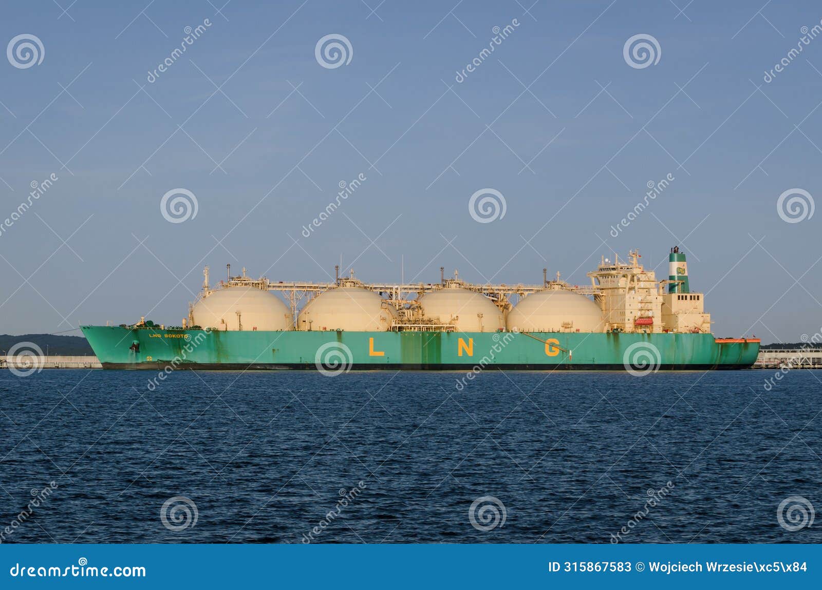 LNG TANKER editorial stock photo. Image of cargo, product - 315867583