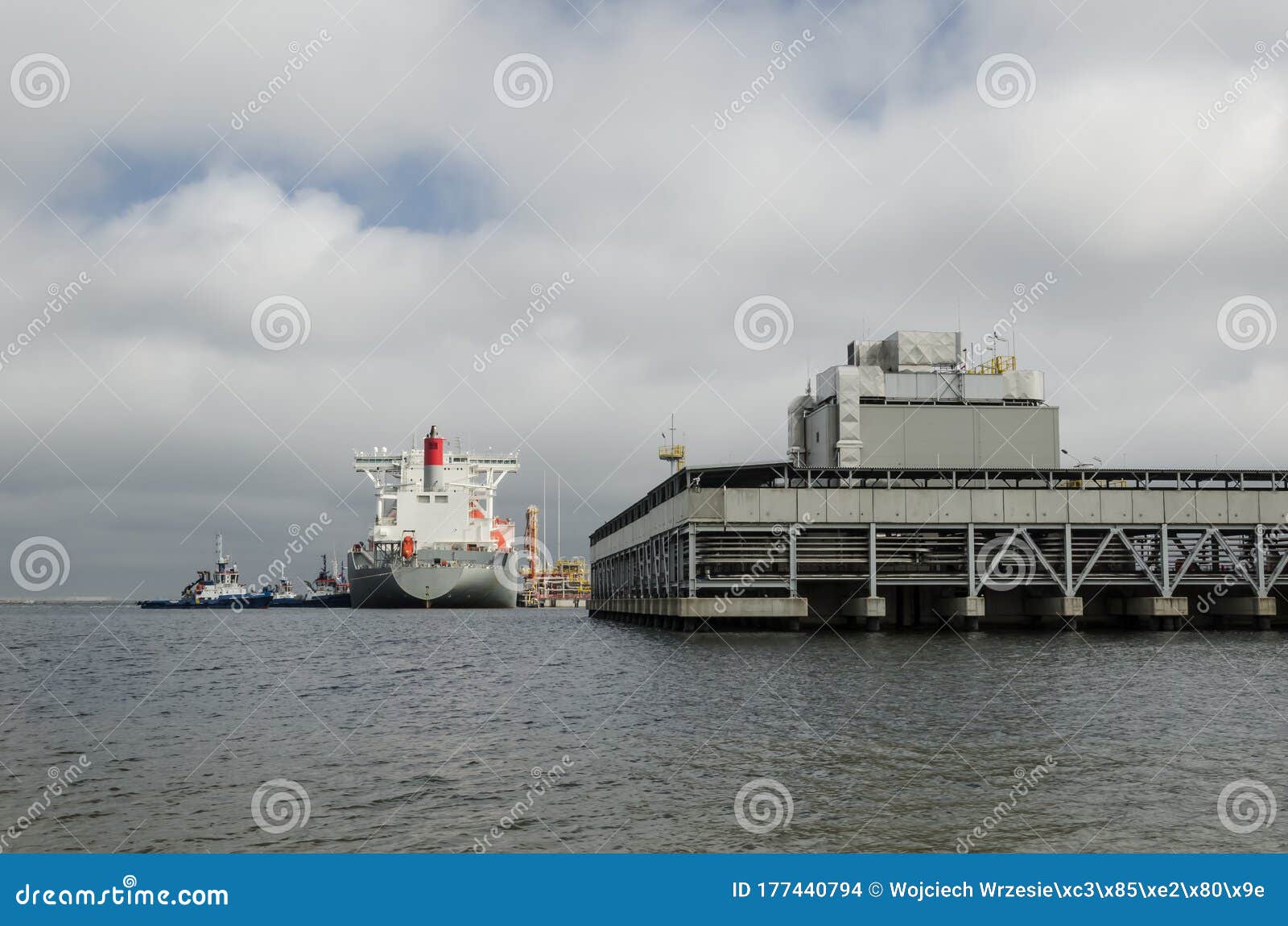LNG TERMINAL and GAS TANKER Stock Photo - Image of ecology, breakwater ...