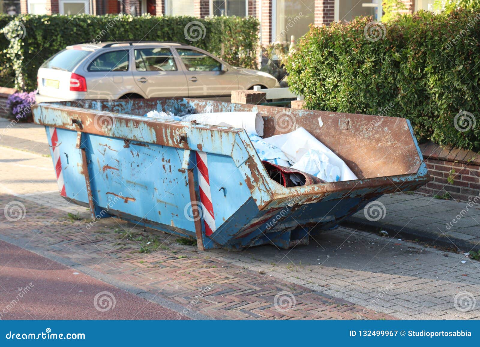 Loaded garbage dumpster stock image. Image of green - 132499967