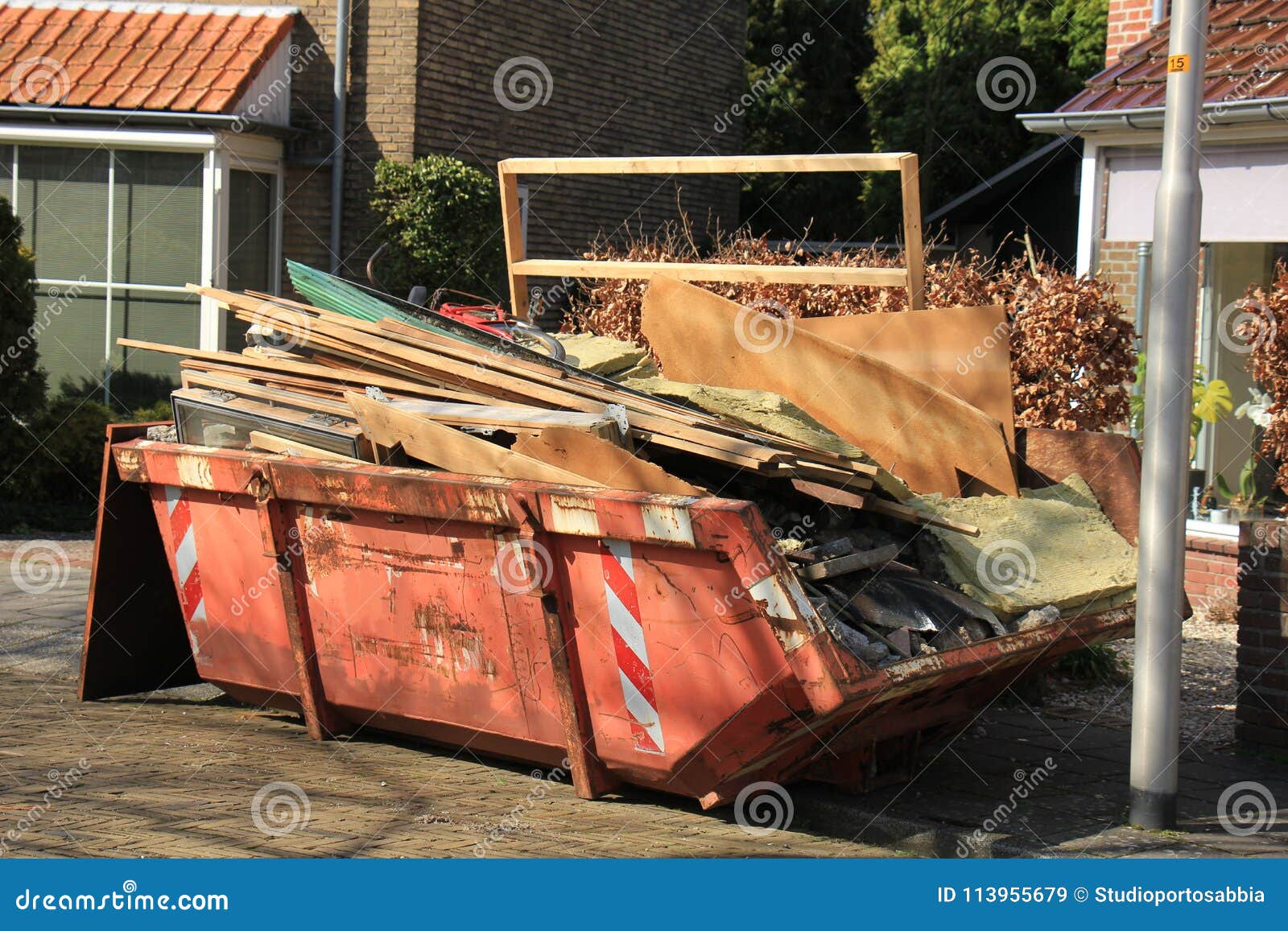 Loaded garbage dumpster stock image. Image of home, iron - 113955679