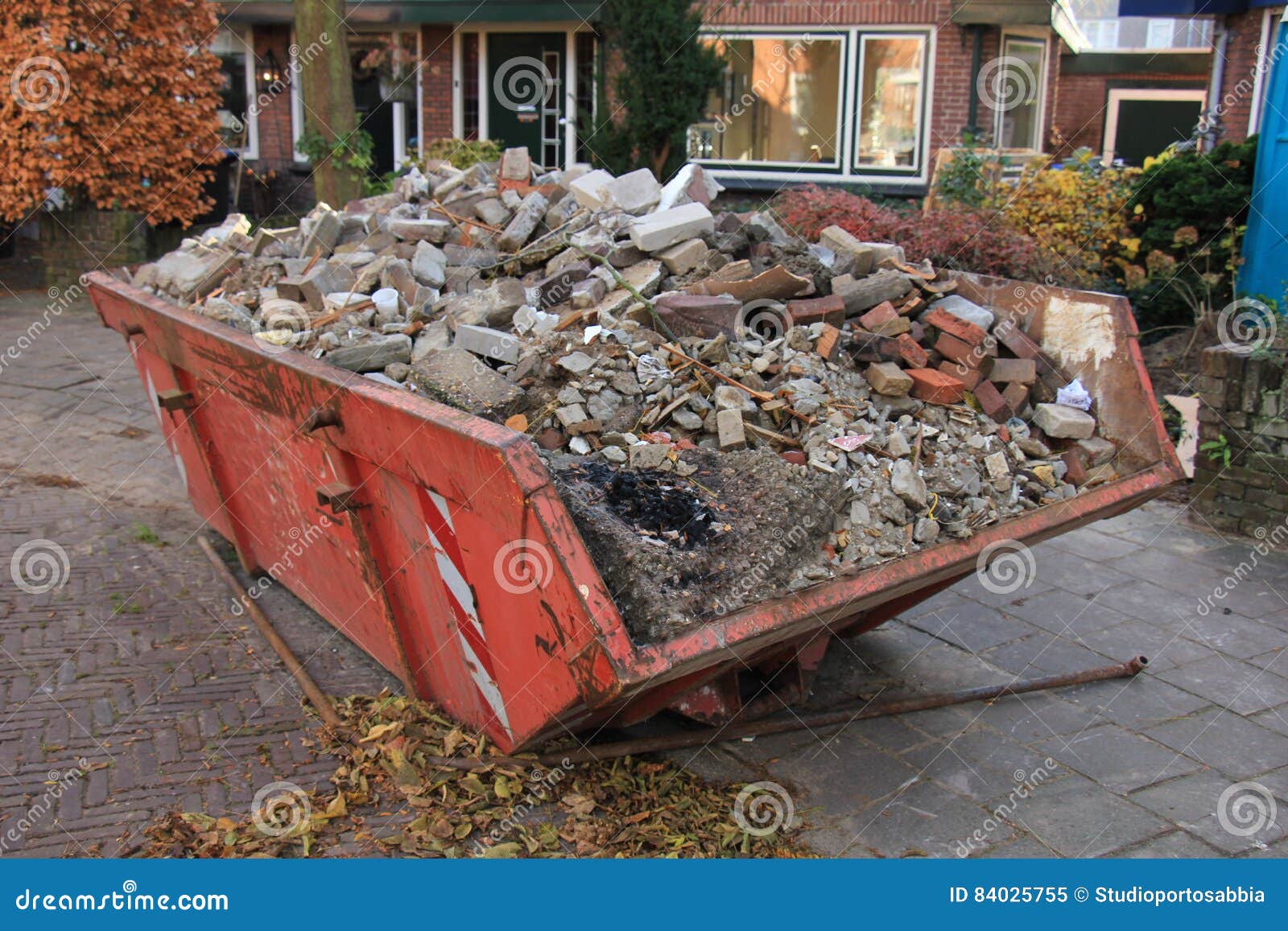 Loaded garbage dumpster stock image. Image of hire, dumpster - 84025755