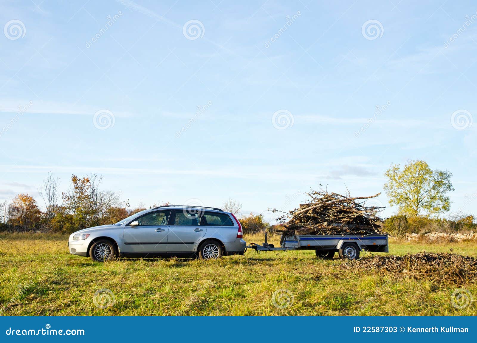 Loaded trailer stock image. Image of landscape, maintenance - 22587303