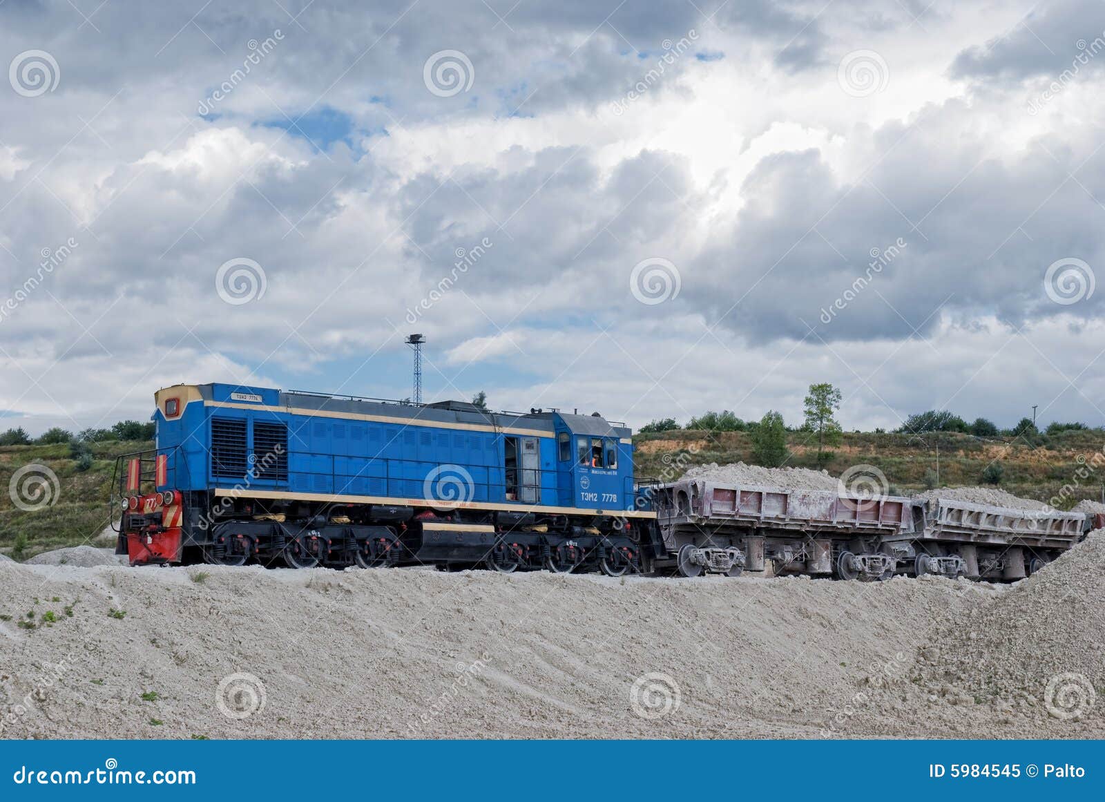 Loaded Train Picture. Image: 5984545
