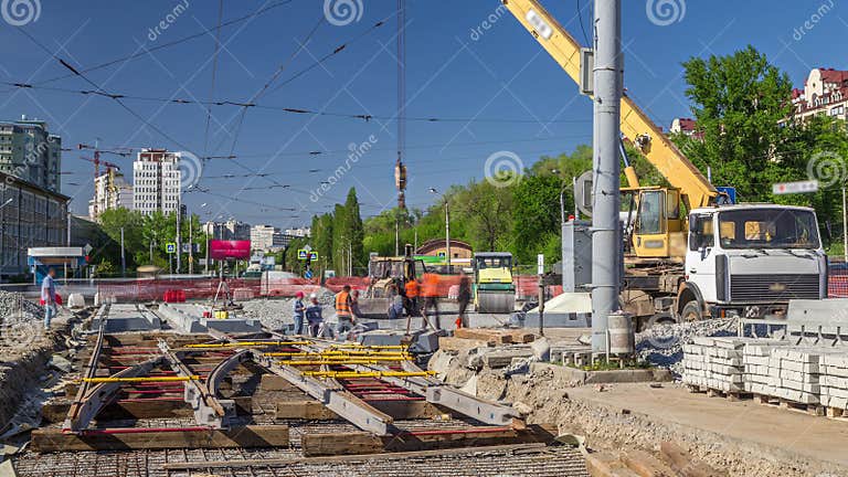 Loader Crane for Loading and Unloading Concrete Plates on a Road ...