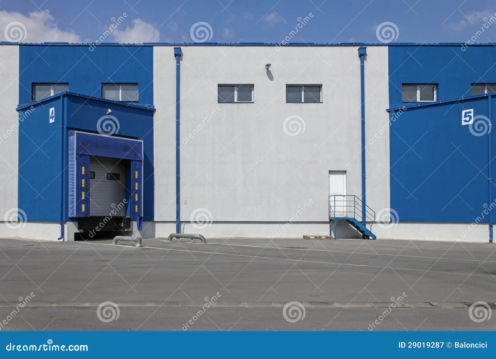 Loading bay stock image. Image of dock, warehouse, door - 29019287