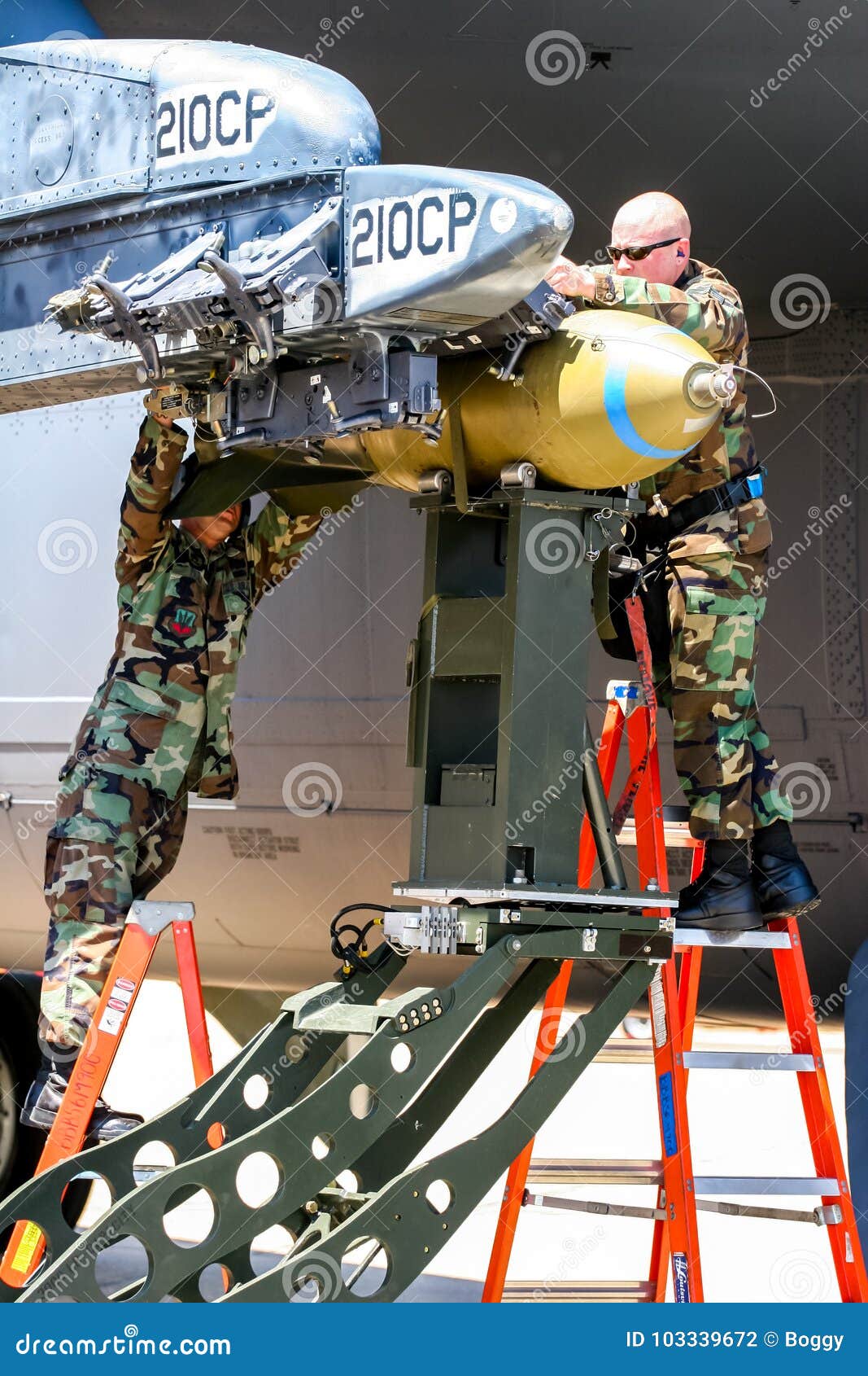 Loading Bombs on B-52 Bomber Editorial Photography - Image of barksdale ...