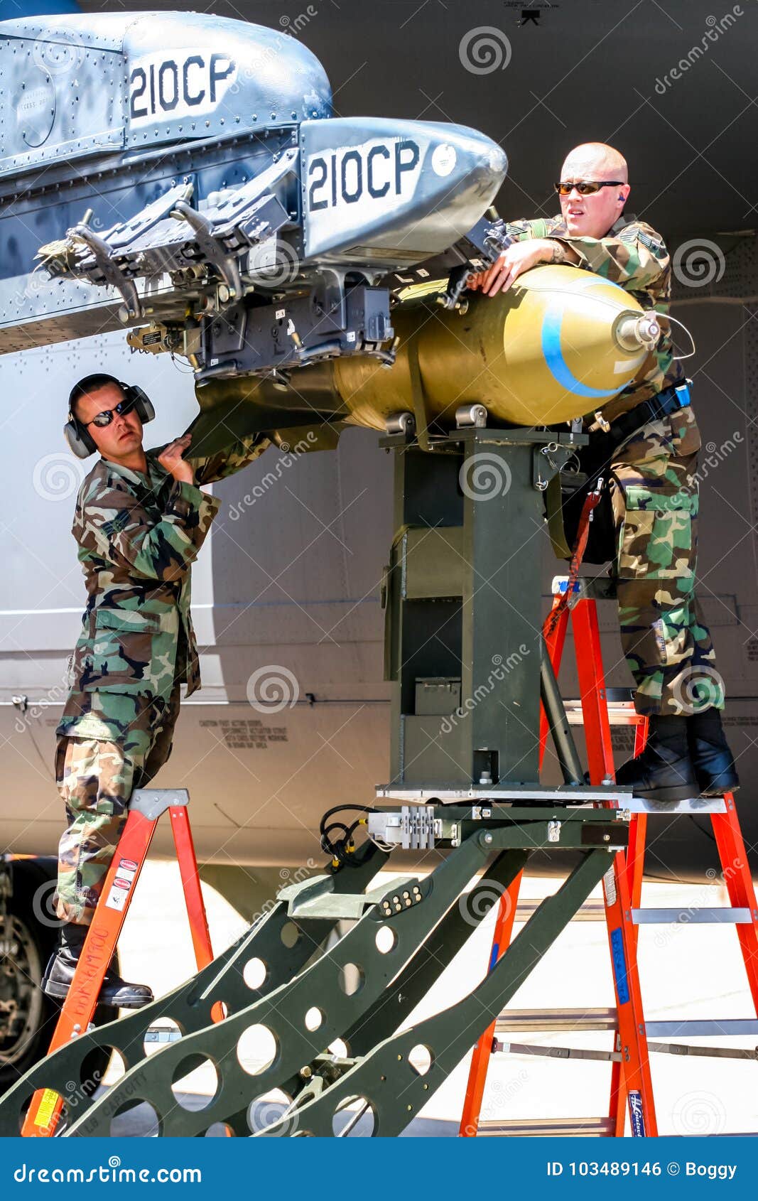 Loading Bombs on B-52 Bomber Editorial Photo - Image of aircrafts, load ...