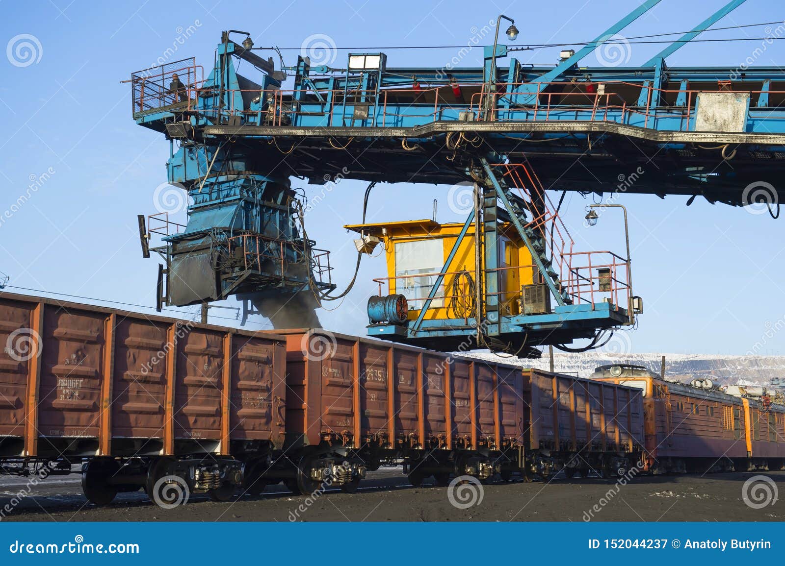Loading Coal into Wagons for Transportation Editorial Photography ...