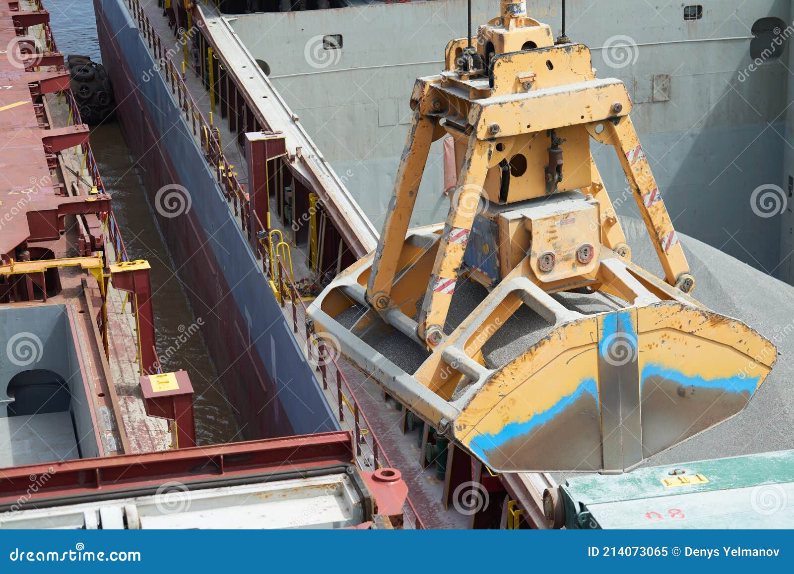 Loading and Dischargind Operation of Bulk Cargo Bauxite on Bulk Carrier ...