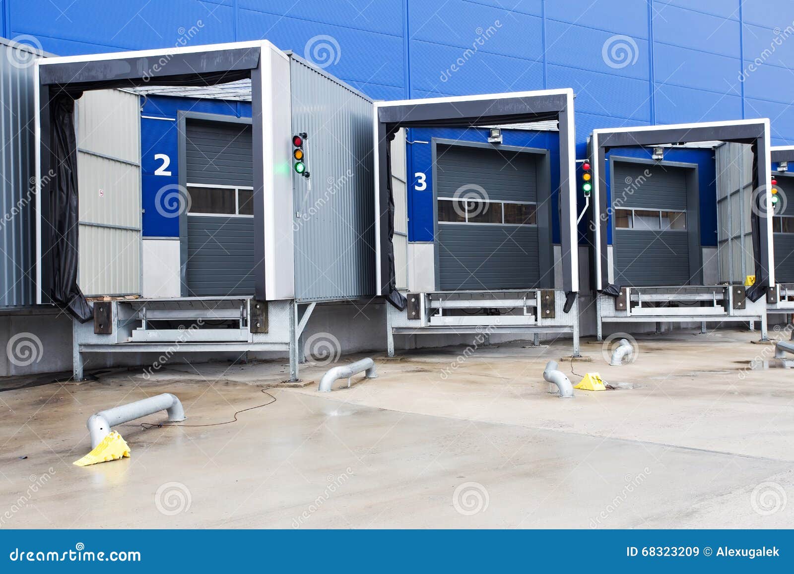Loading docks for trucks stock image. Image of loading - 68323209