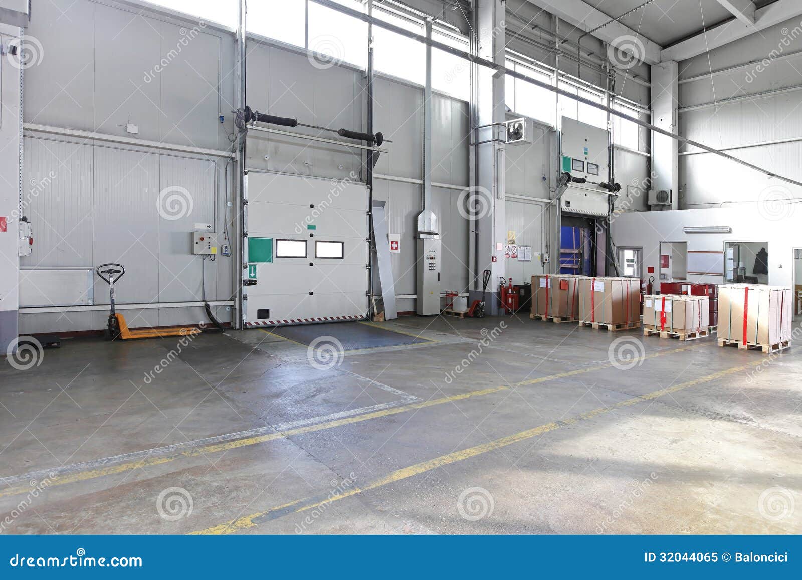 Loading door warehouse stock image. Image of entrance - 32044065
