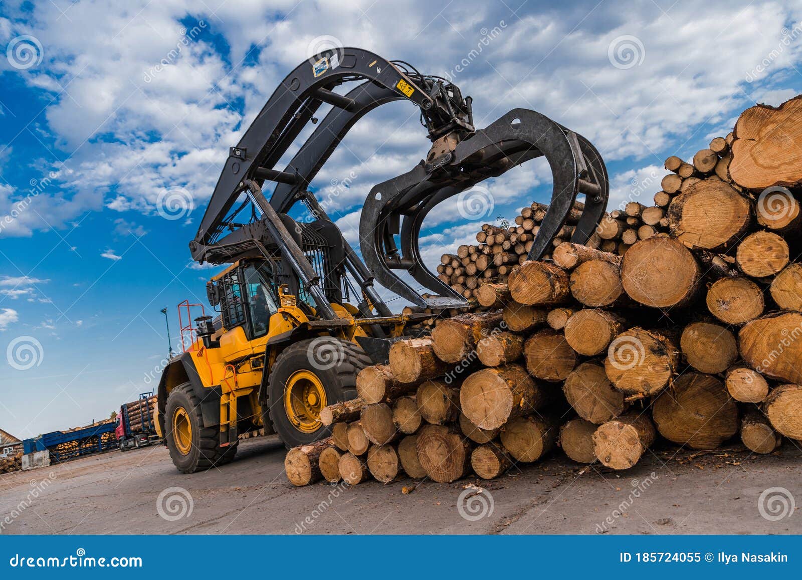 Loading Equipment for Logging. Log Loader for Timber, Logs. Log Loader ...