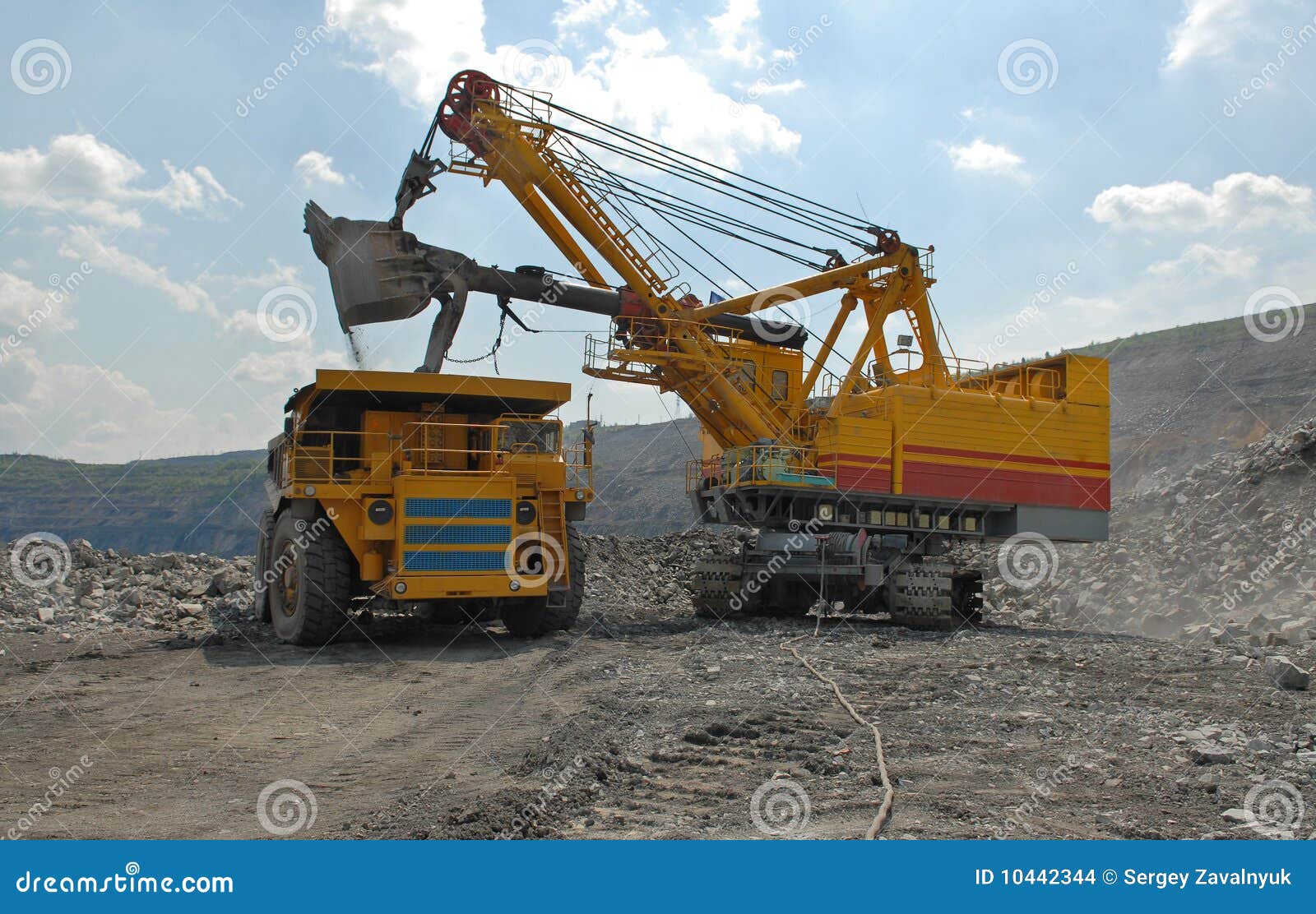 Loading of iron ore stock photo. Image of work, excavator - 10442344