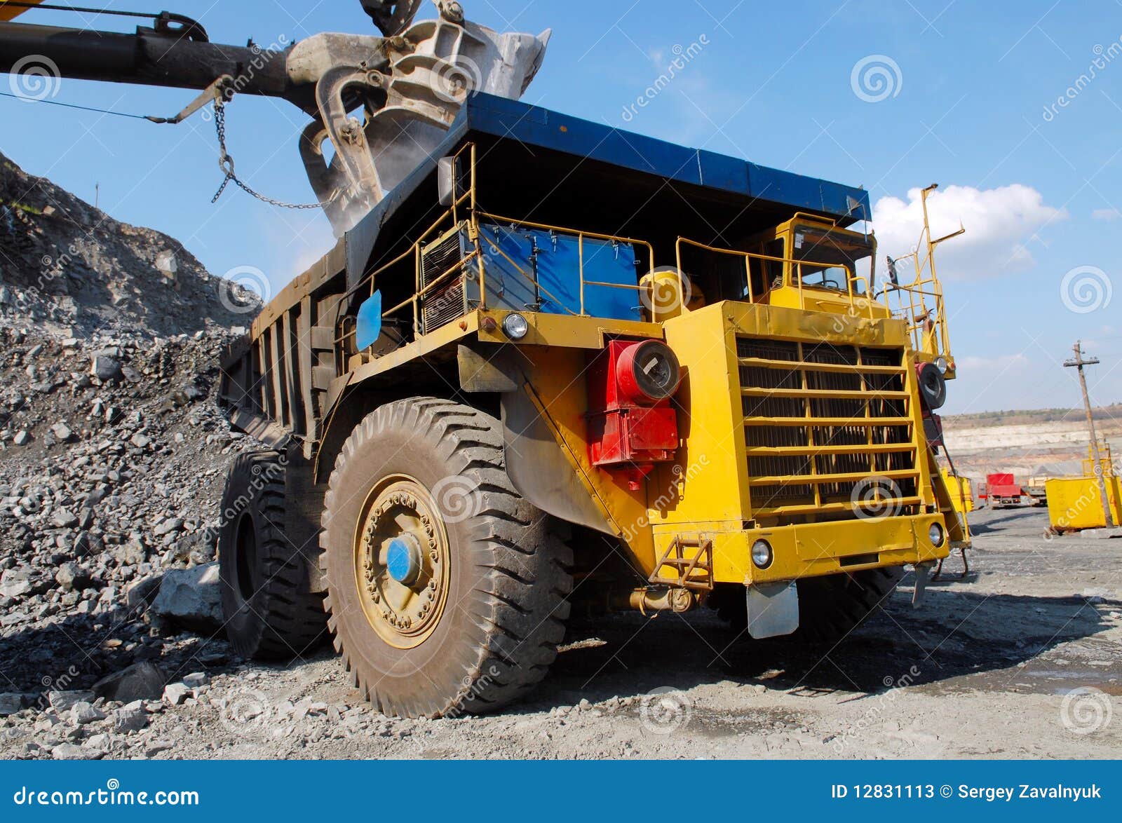 Loading of iron ore stock image. Image of navvy, large - 12831113