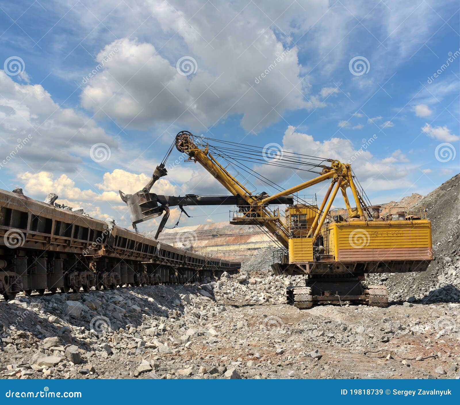 Loading of iron ore stock image. Image of force, railway - 19818739