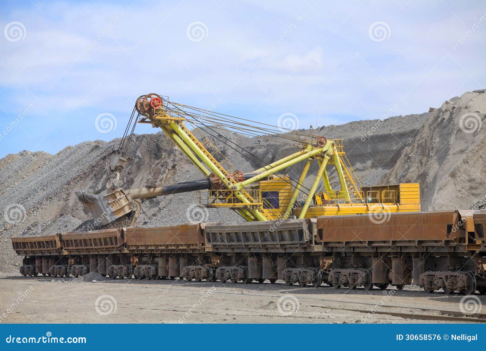 Loading of iron ore stock photo. Image of transportation - 30658576