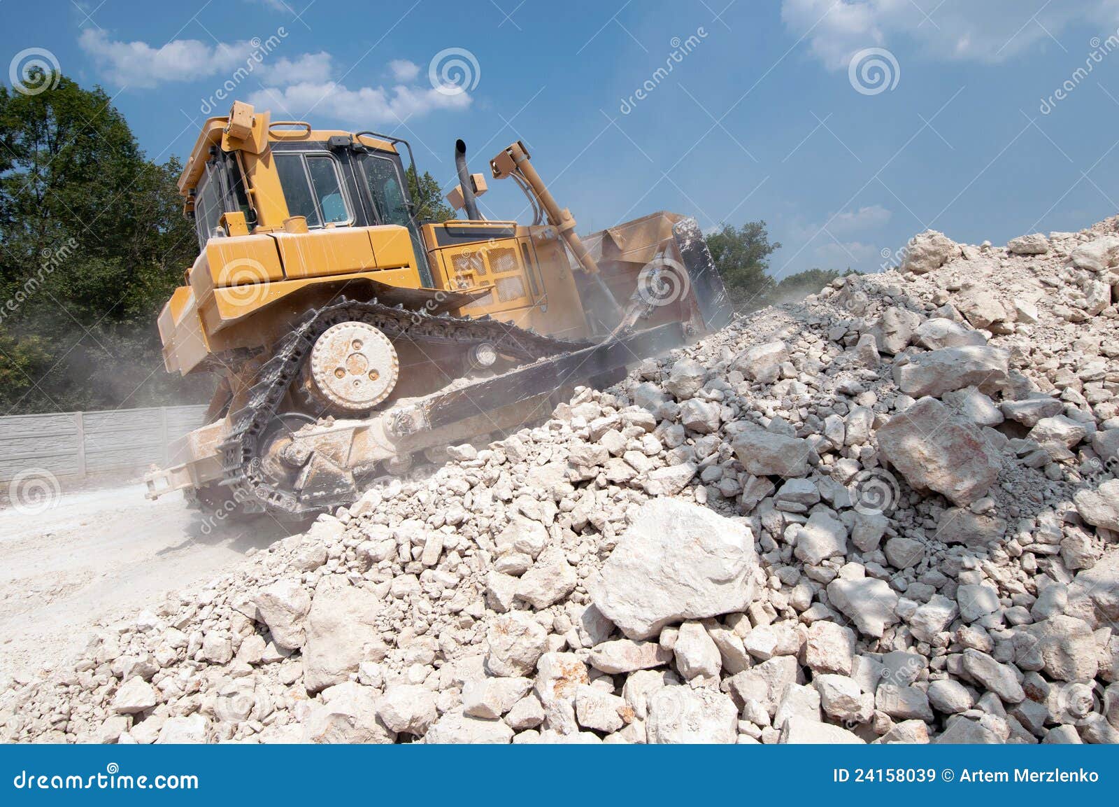 Loading machine stock image. Image of machine, bulldozer - 24158039