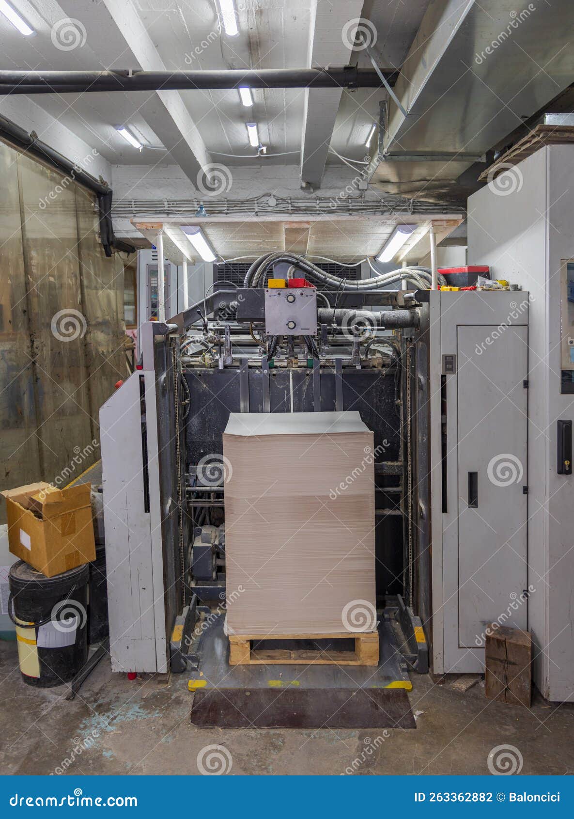 Loading Sheet Paper Machine Stock Photo - Image of commercial, sheet ...