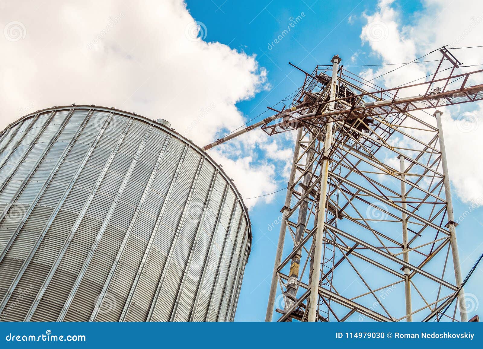 Loading Tower of Agricultural Grain Dryer Stock Photo - Image of cereal ...