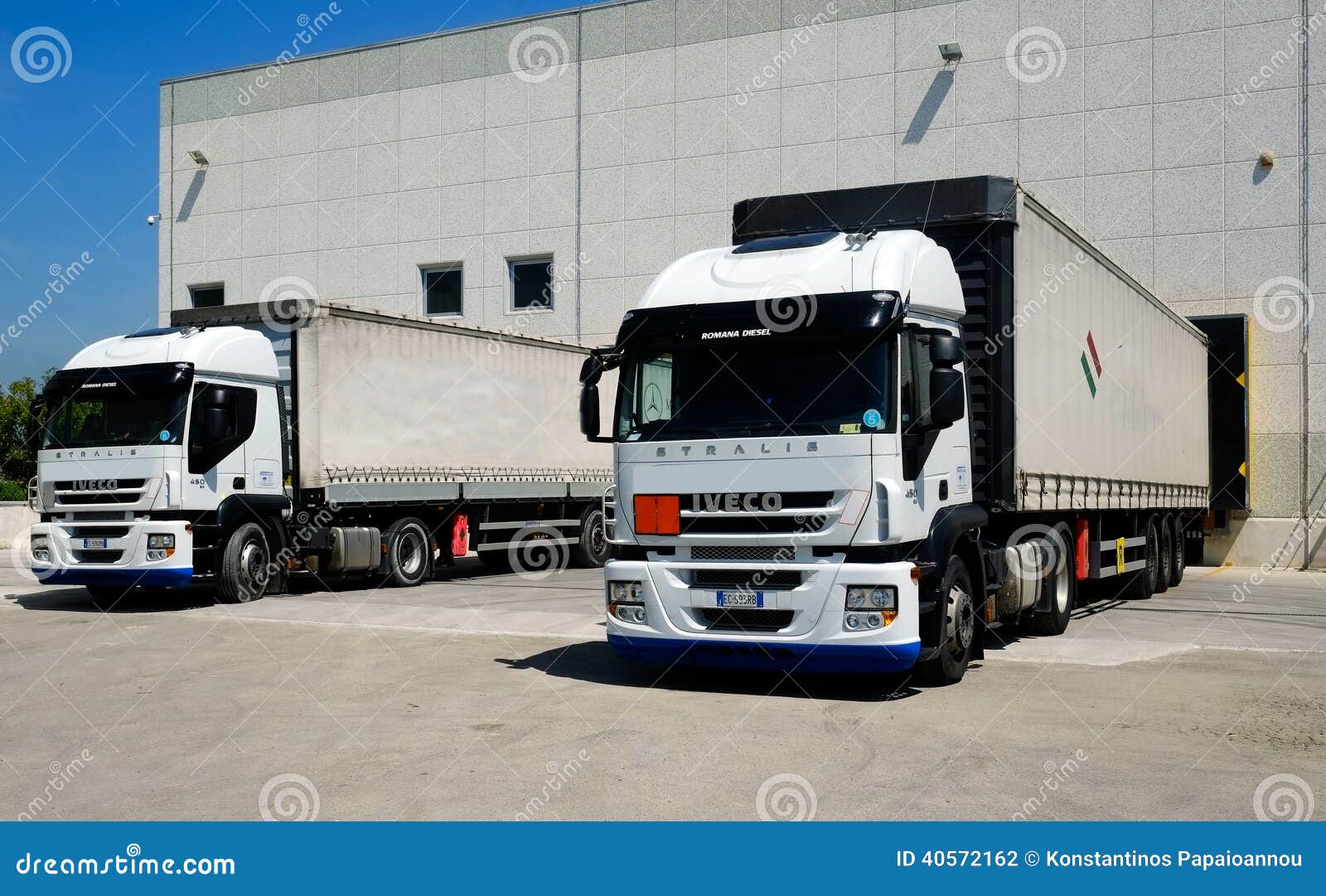 Loading truck editorial photography. Image of business - 40572162