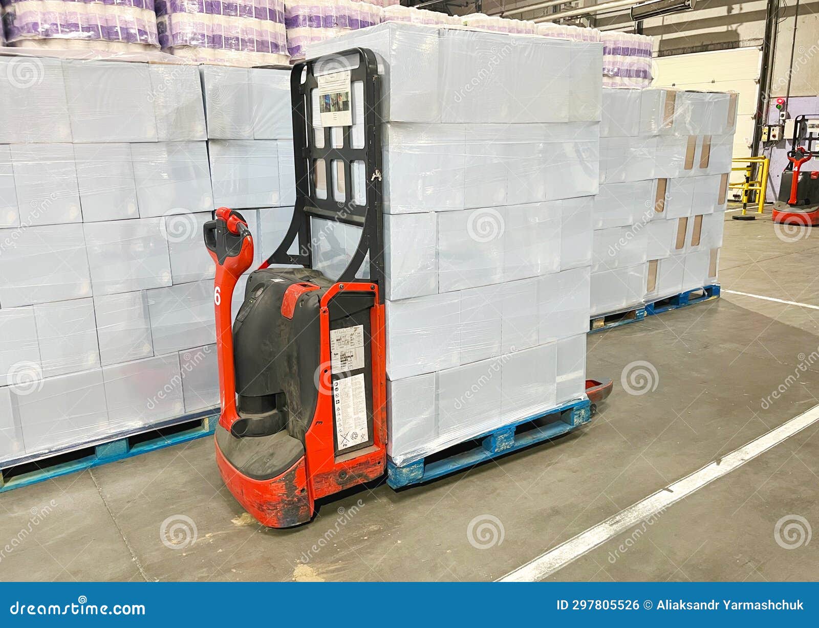 Loading and Unloading Cargo on Pallets Using a Self-propelled Electric ...