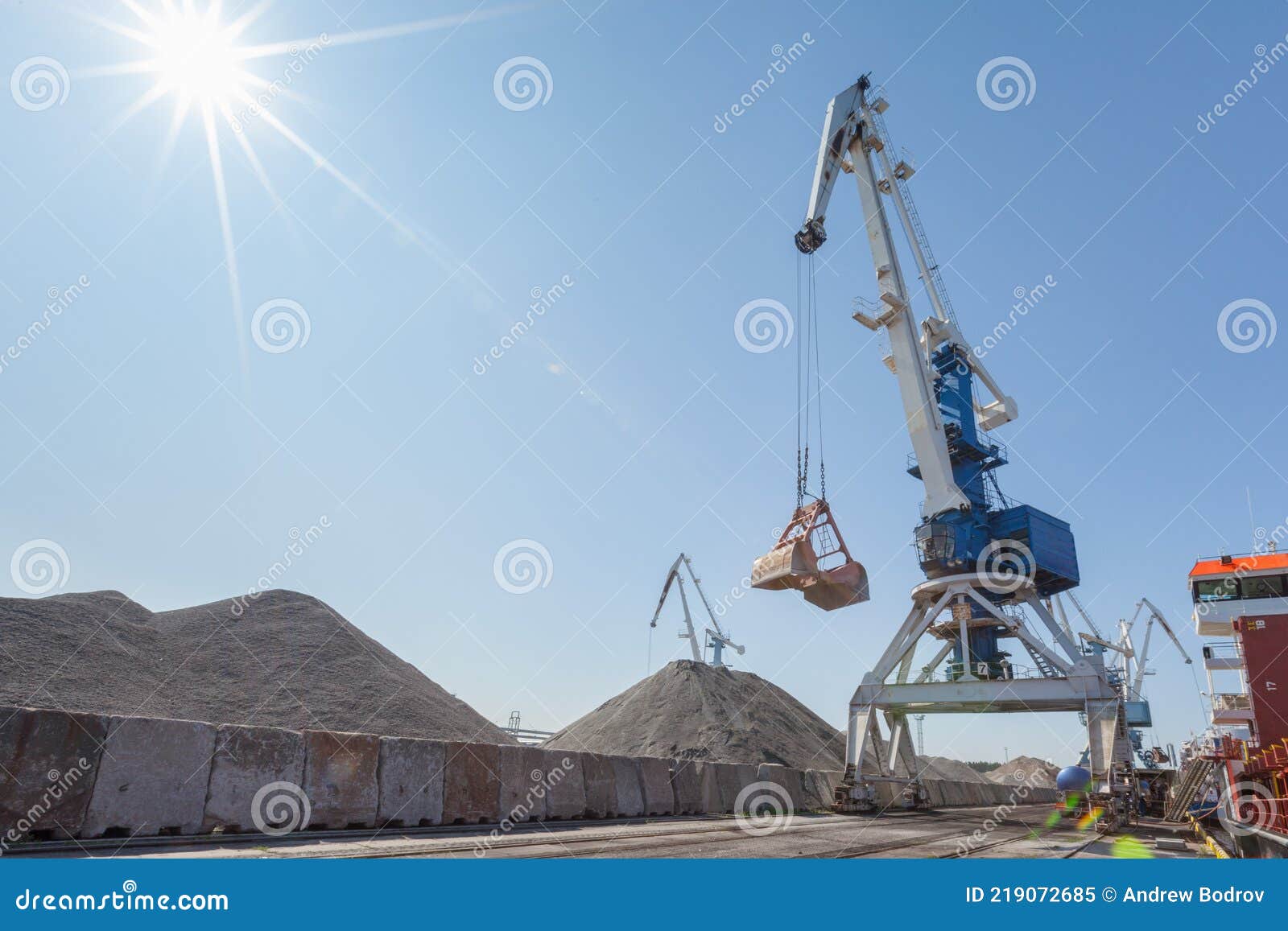 Loading and Unloading of Vessels Stock Image - Image of business, dock ...