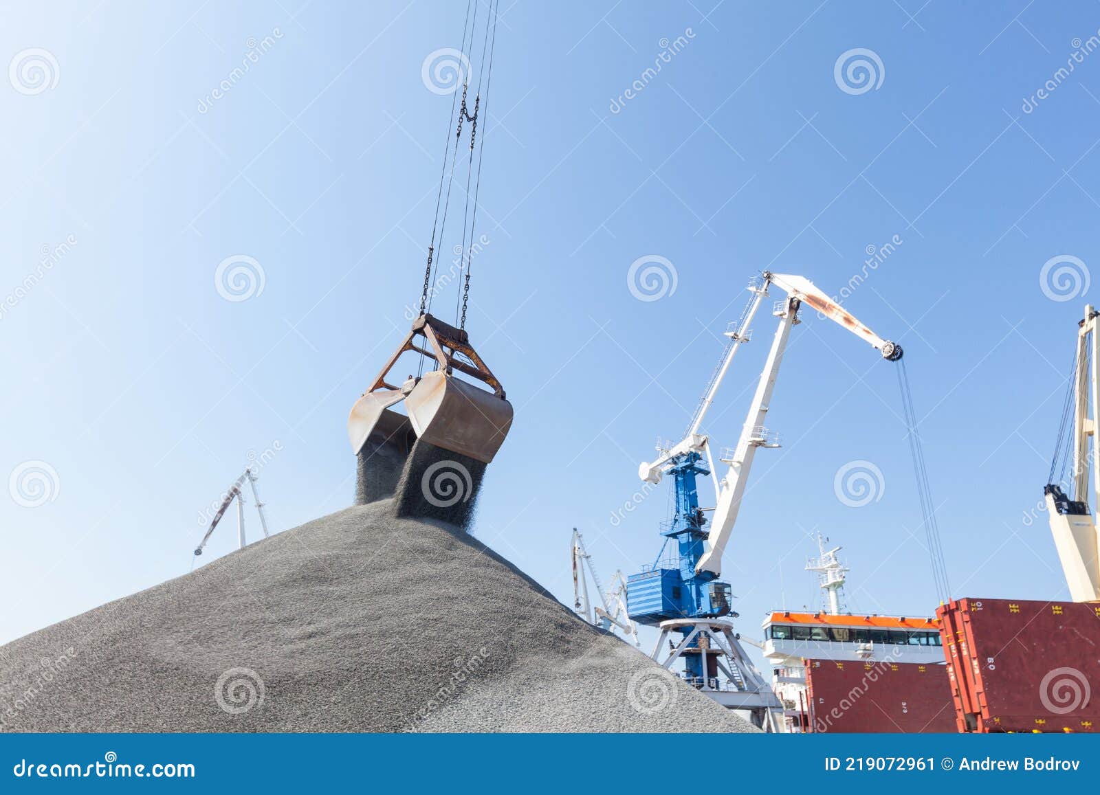 Loading and Unloading of Vessels Stock Image - Image of cranes, complex ...