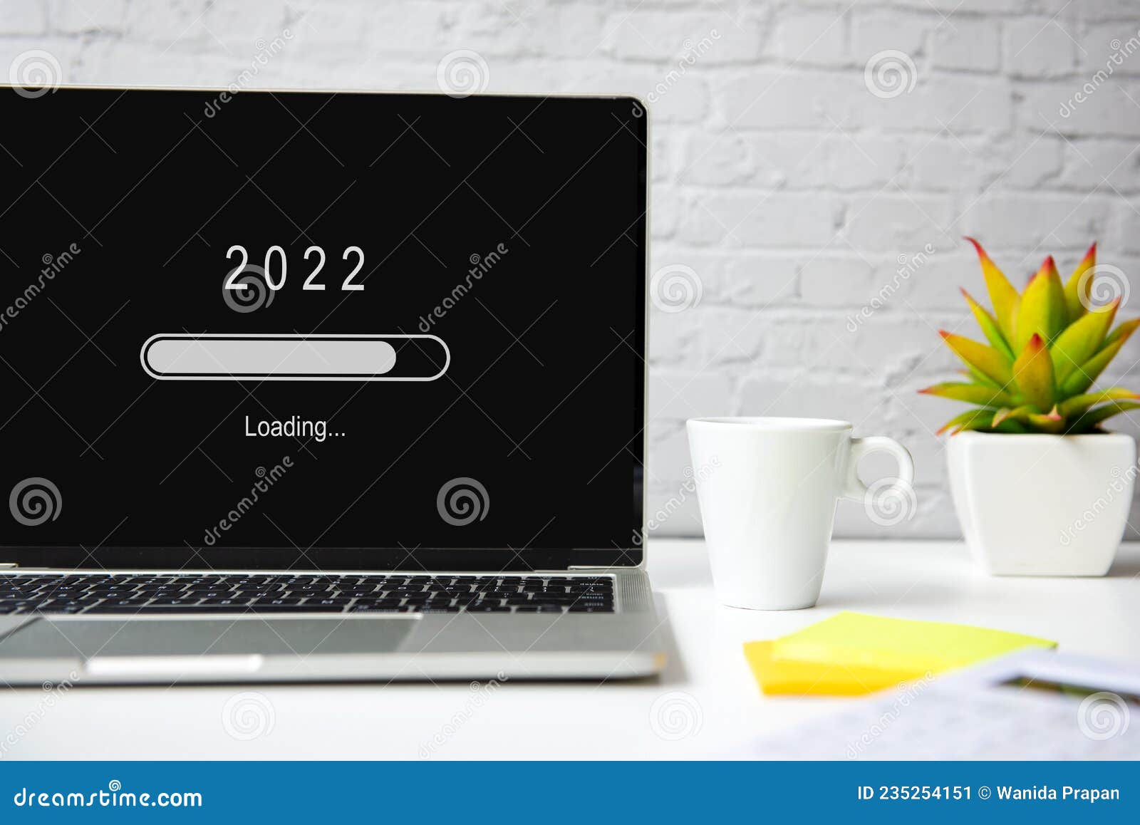 Loading Year 2022 for Start New Business and New Life. Waiting for New ...