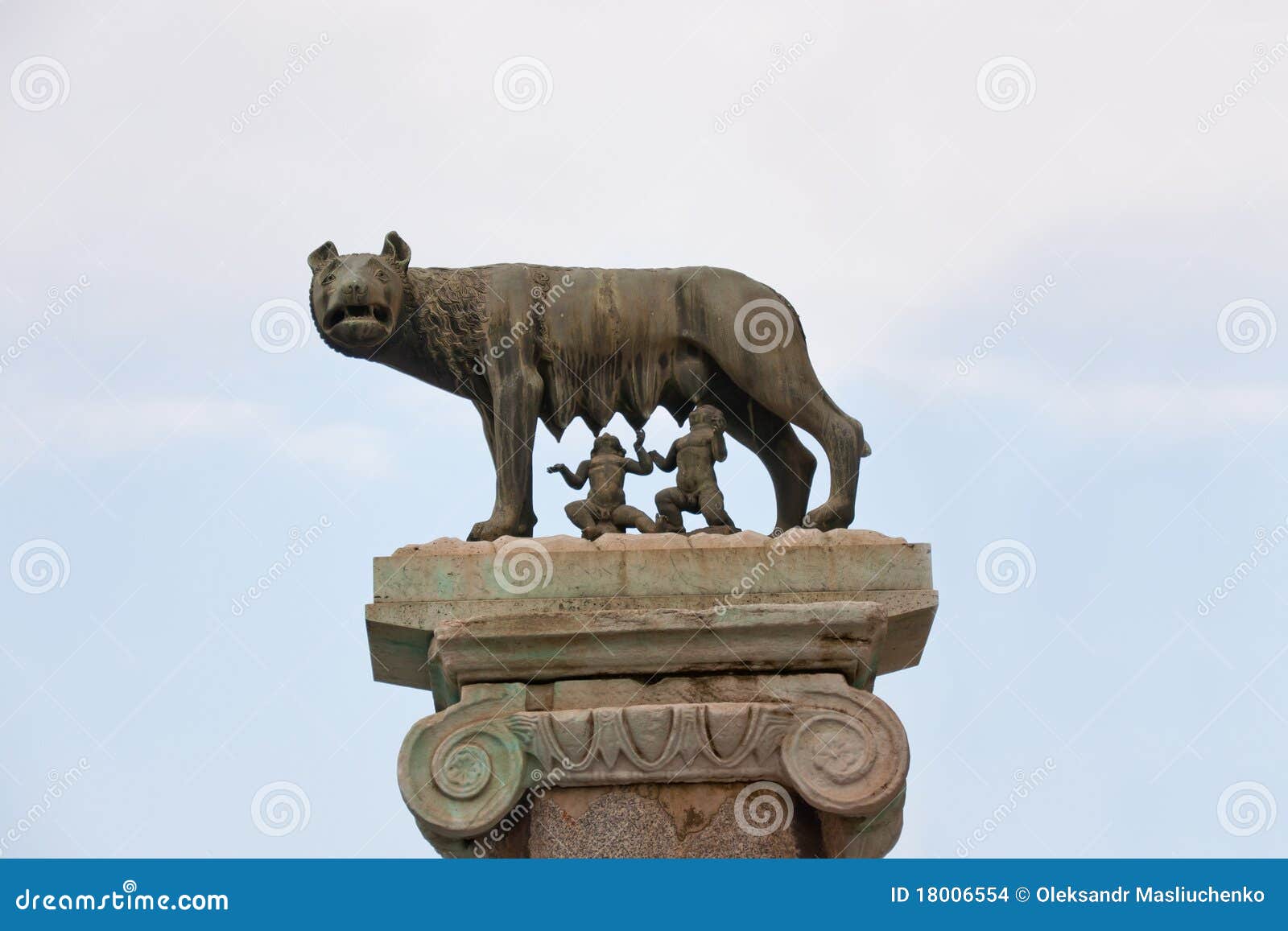 Loba Capitolina foto de archivo. Imagen de estatuas, columna - 18006554