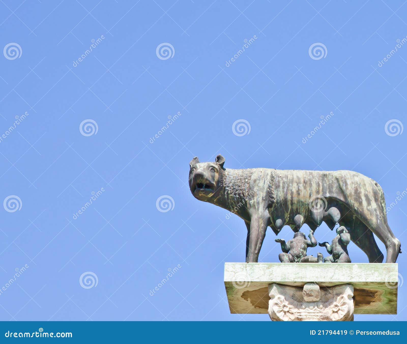 Lobo con Romulus y Remus imagen de archivo. Imagen de europa - 21794419