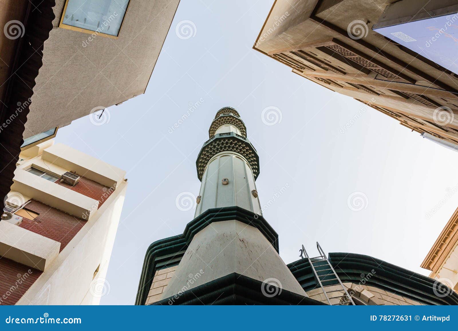 Local Dubai Buildings with Masjid in the Souk Editorial Photo - Image ...