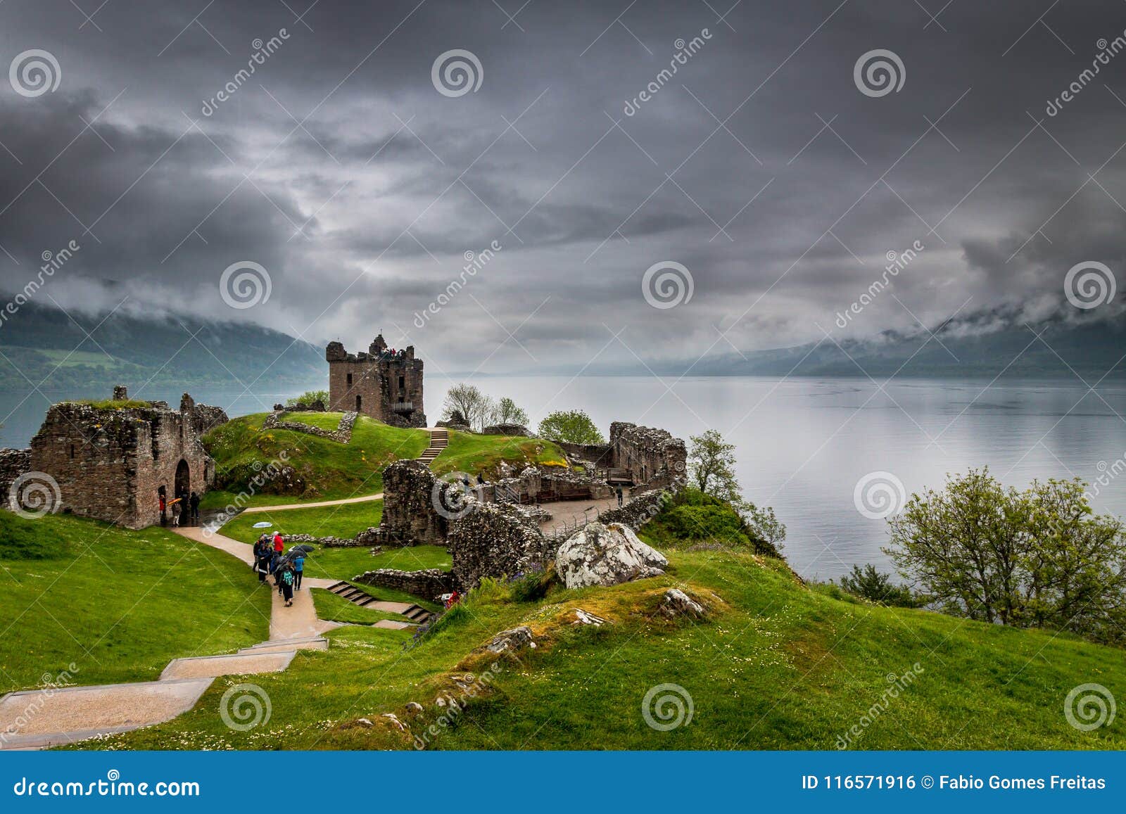 Loch Ness River foto editorial. Imagem de famoso, tradicional - 116571916