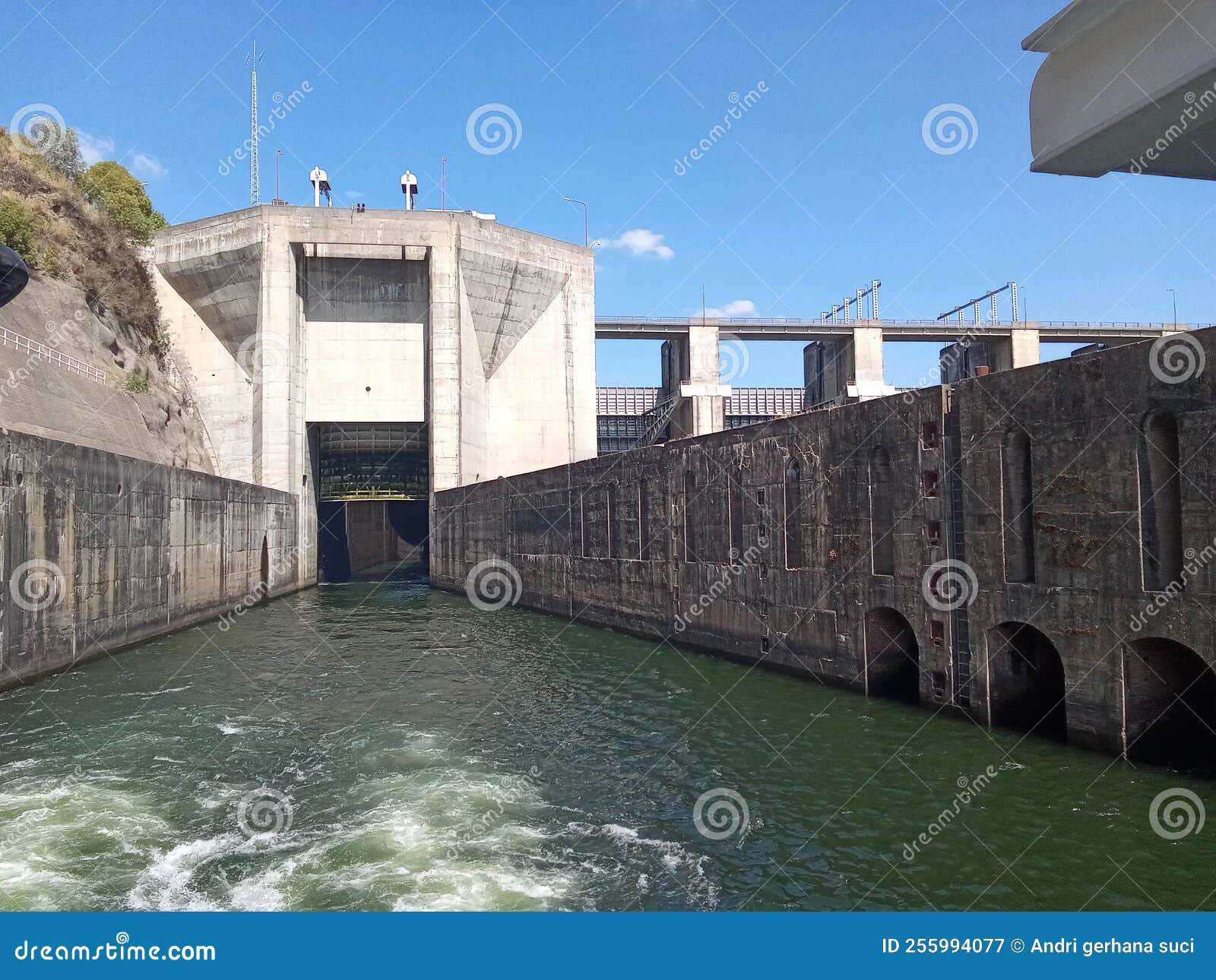 Lock Carapatello Douro River Stock Image - Image of lock, carapatello ...