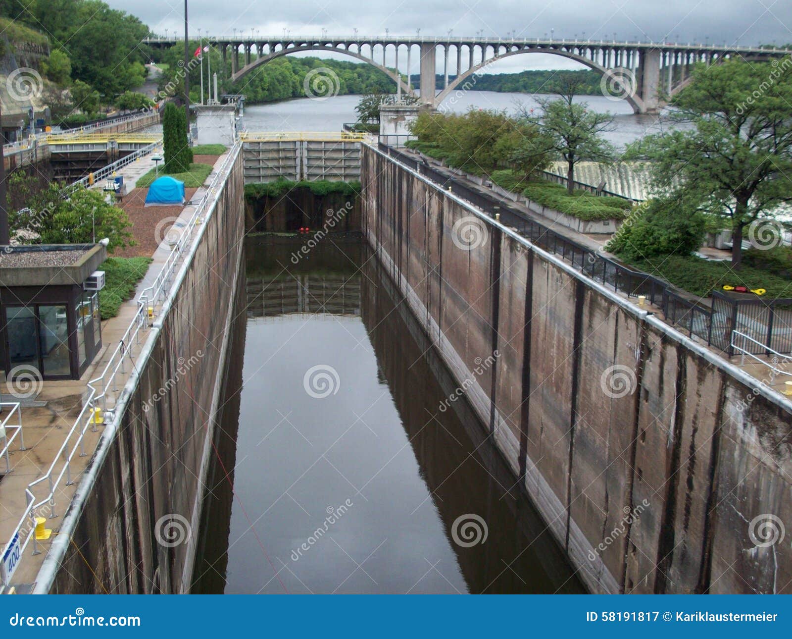 Lock and Dam No. 1 stock image. Image of architecture - 58191817