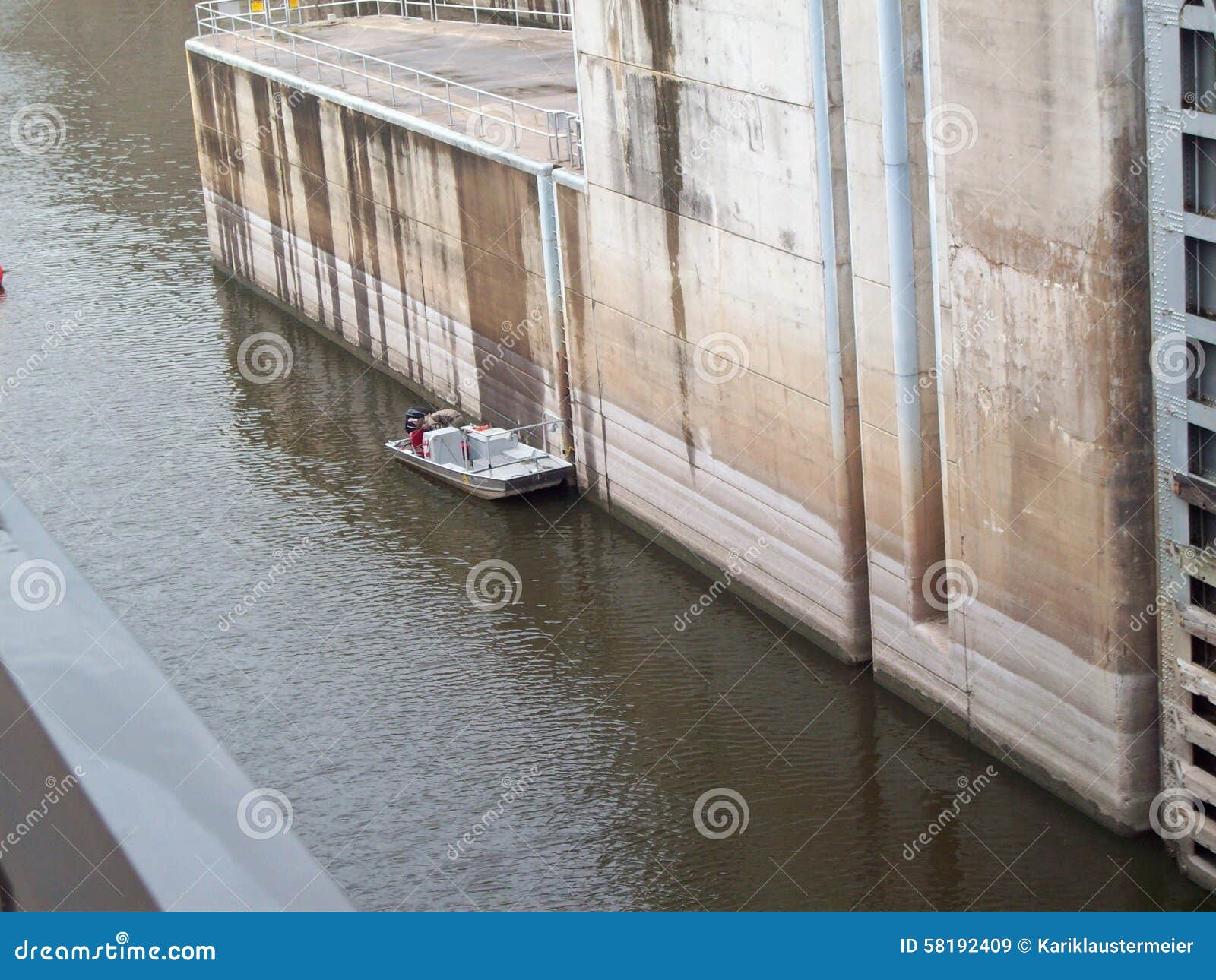 Lock and Dam No. 1 stock image. Image of deep, minneapolis - 58192409