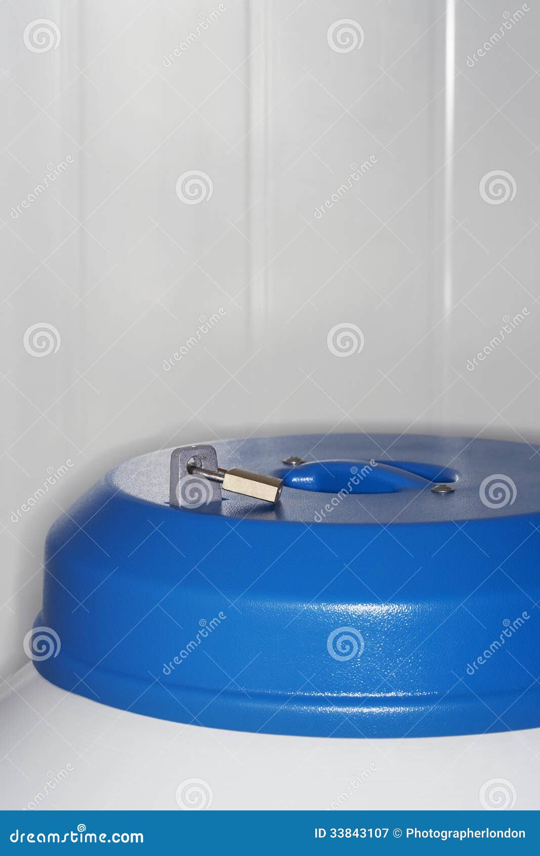 Lock on Top of Nitrogen Tank Stock Image - Image of vertical ...