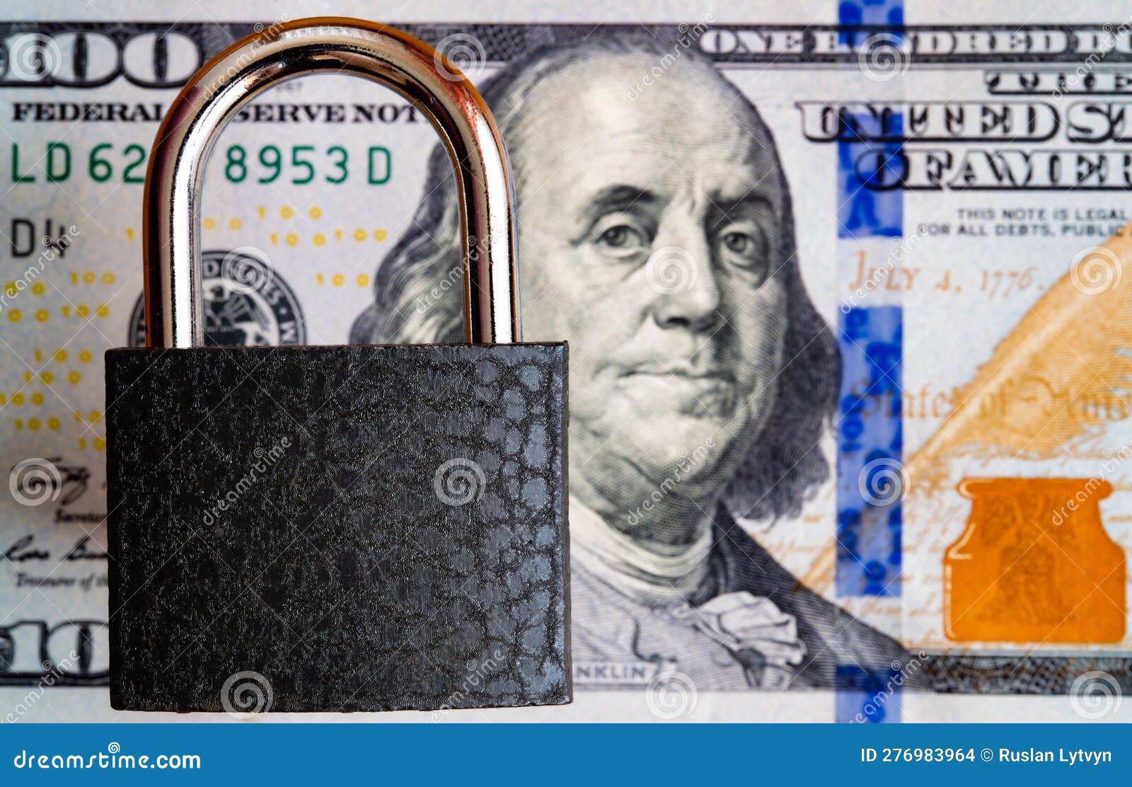Lock on US 100 Dollar Banknote Stock Photo - Image of closeup, american ...