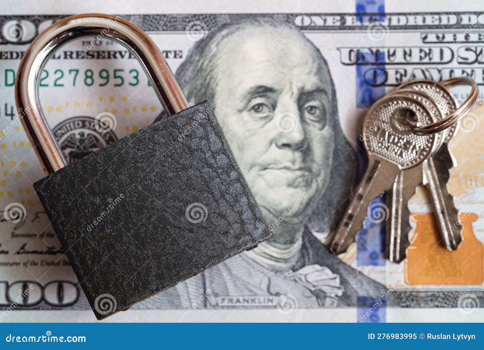Lock on US 100 Dollar Banknote Stock Image - Image of business ...