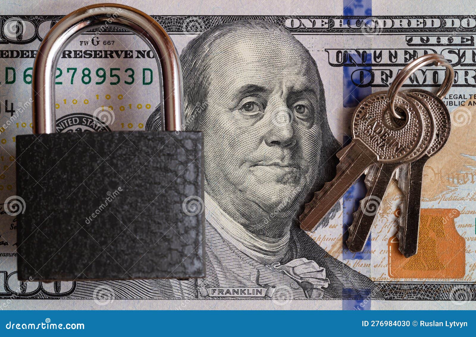 Lock on US 100 Dollar Banknote Stock Photo - Image of macro, security ...