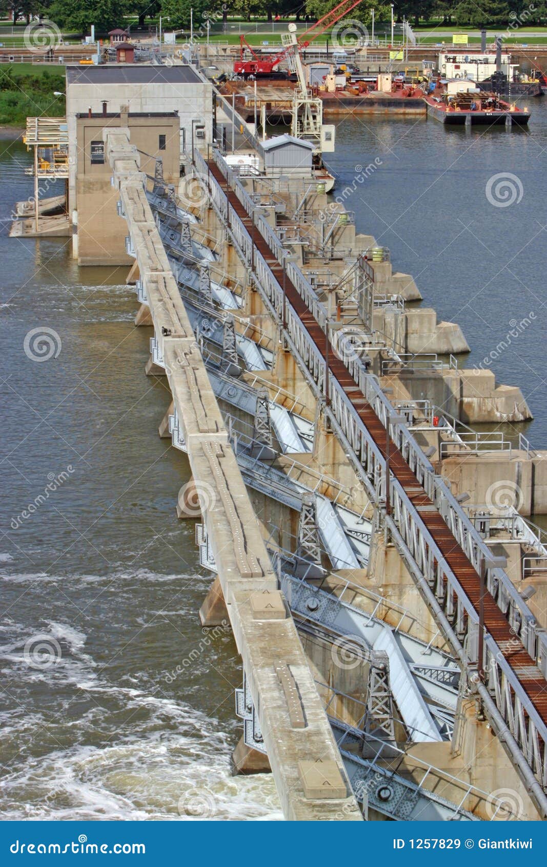 Locks and dam 19 stock image. Image of retain, industry - 1257829