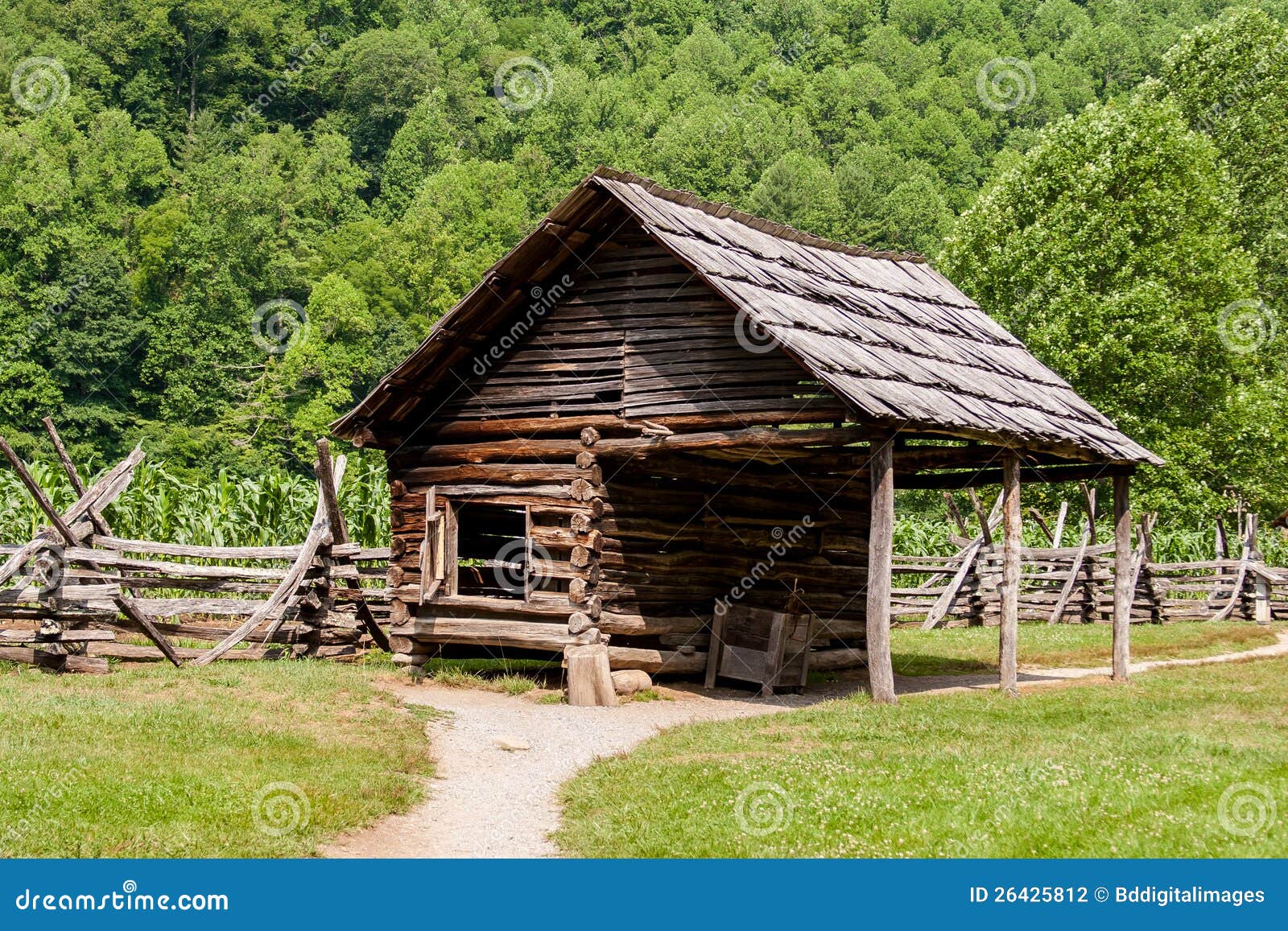 Log Building stock photo. Image of outdoors, country - 26425812