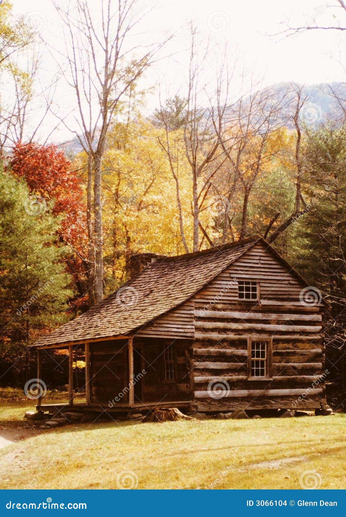 Log Cabin among Autumn Trees Stock Photo - Image of mountain, fall: 3066104