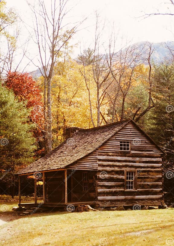 Log Cabin among Autumn Trees Stock Photo - Image of mountain, fall: 3066104