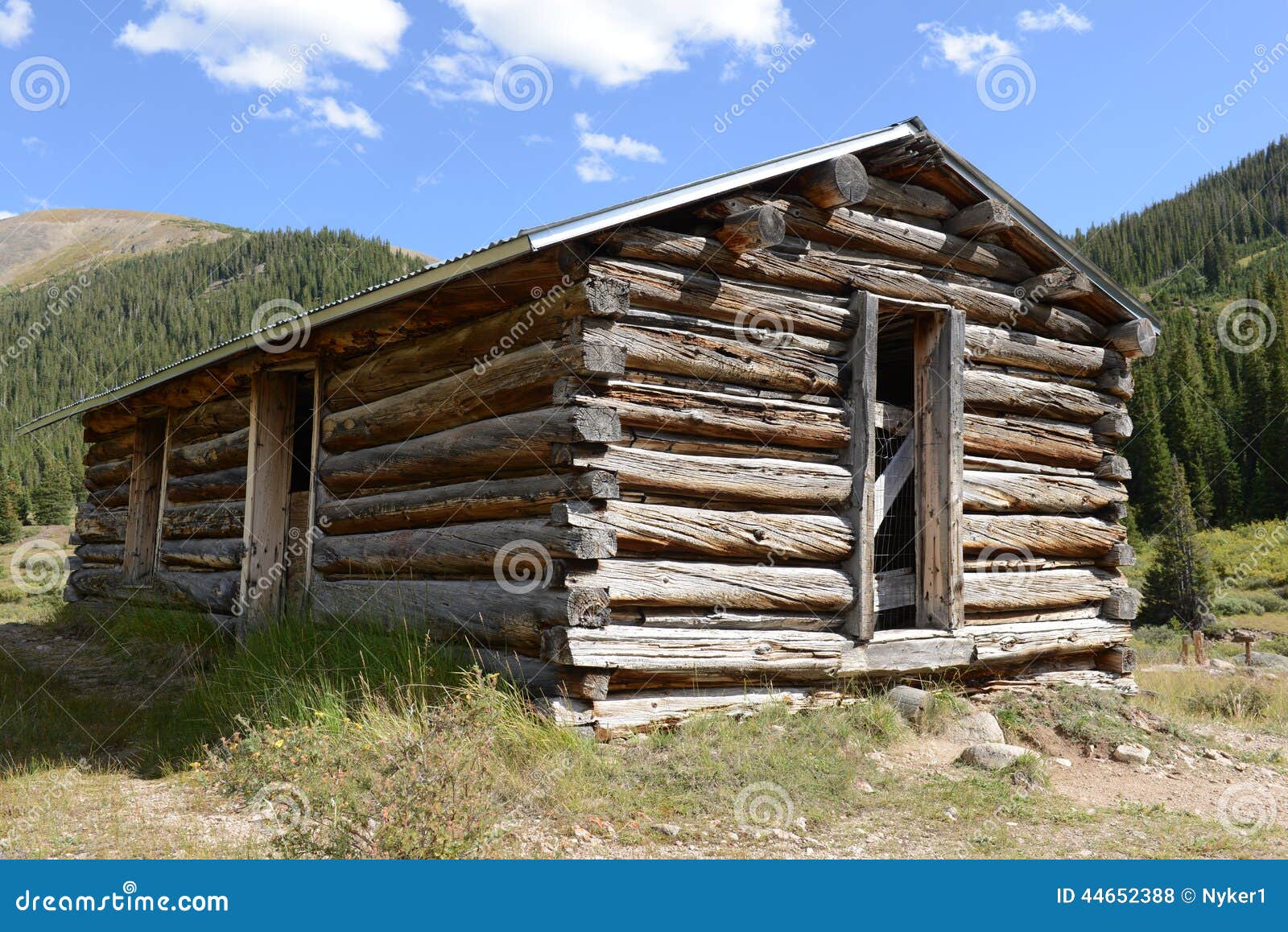 Log Cabin in Old Mining Town Stock Photo - Image of lodge, prairie ...