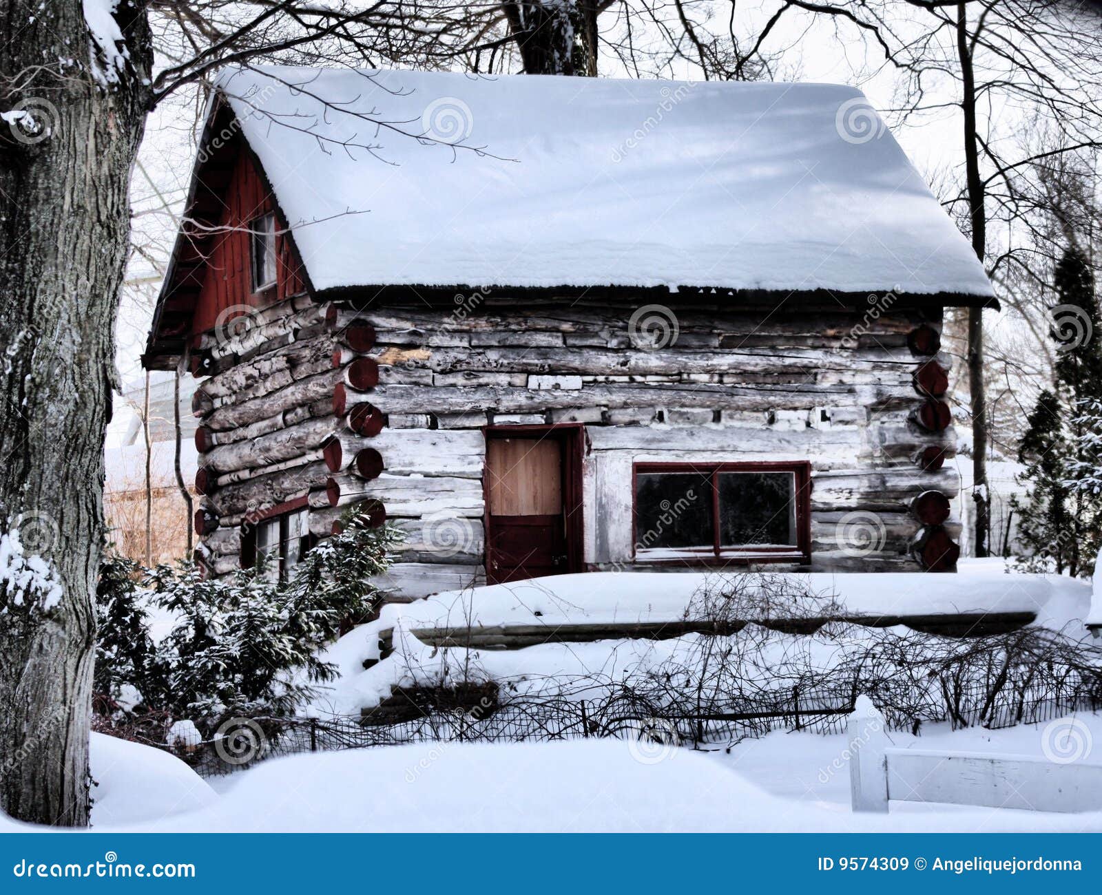 Log cabin in winter stock image. Image of outdoor, facade - 9574309