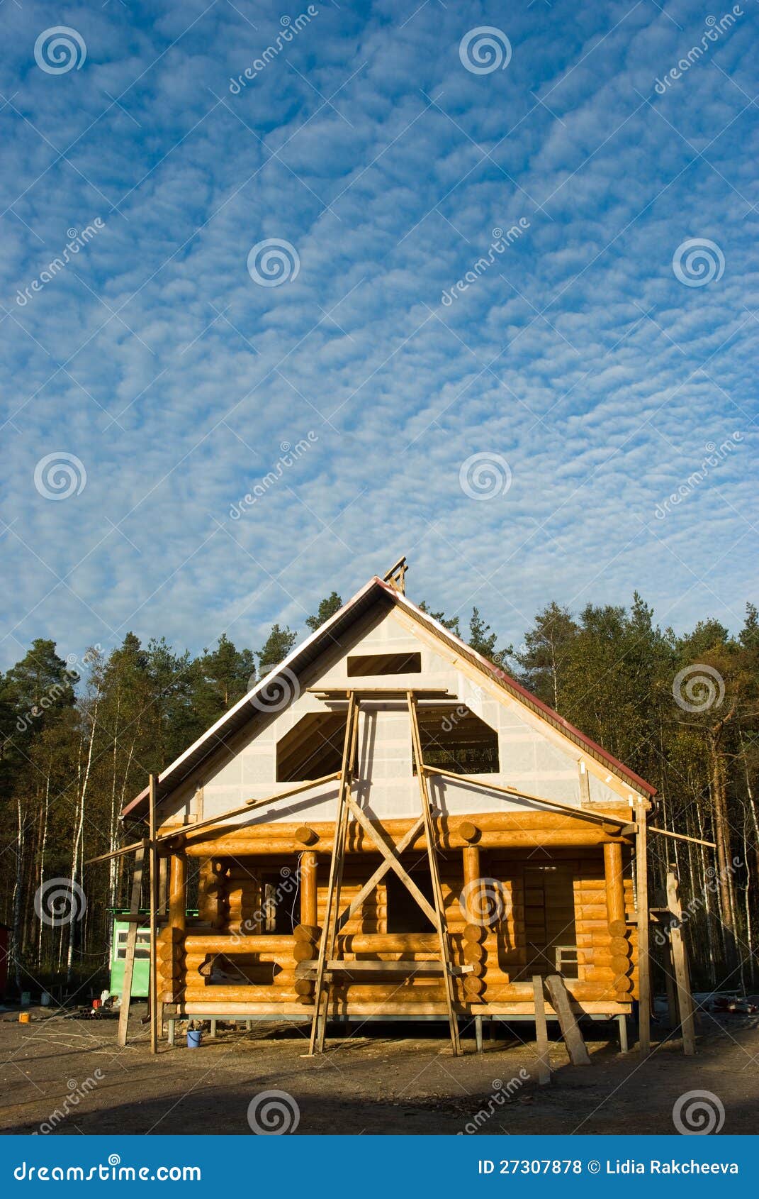 Log House Under Construction Stock Photo - Image of blue, outdoors ...
